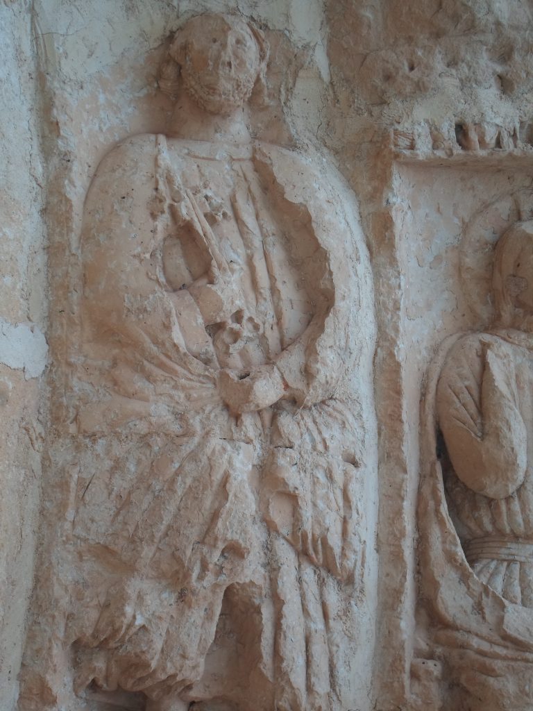 detalle esculpido en piedra en Atienza - Atienza